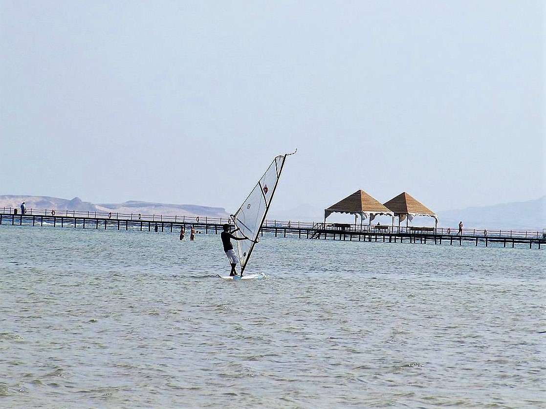 Guide to Egyptian windsurfing: 10 best windsurf spots in Egypt