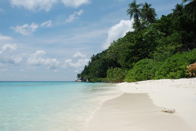 Guide to Tioman Island scuba diving holidays in tropical paradise